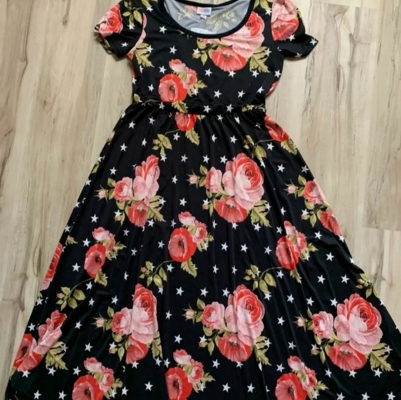 LuLaRoe | Dresses | Nwt Lularoe S Roses Stars Riley Dress | Poshmark